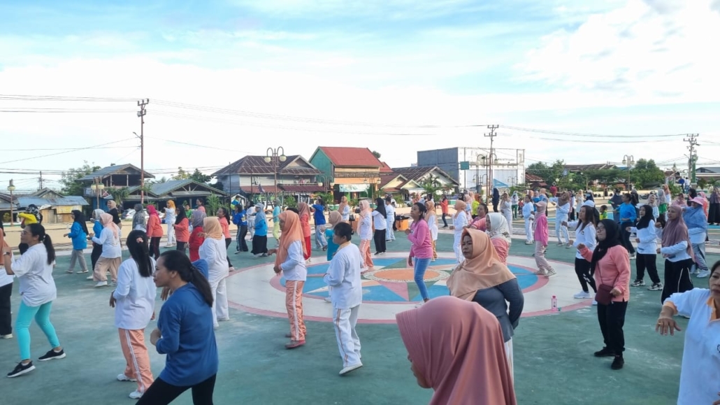 DWP Bangkep Gelar Senam Sehat Bersama di Taman Kota Salakan ...